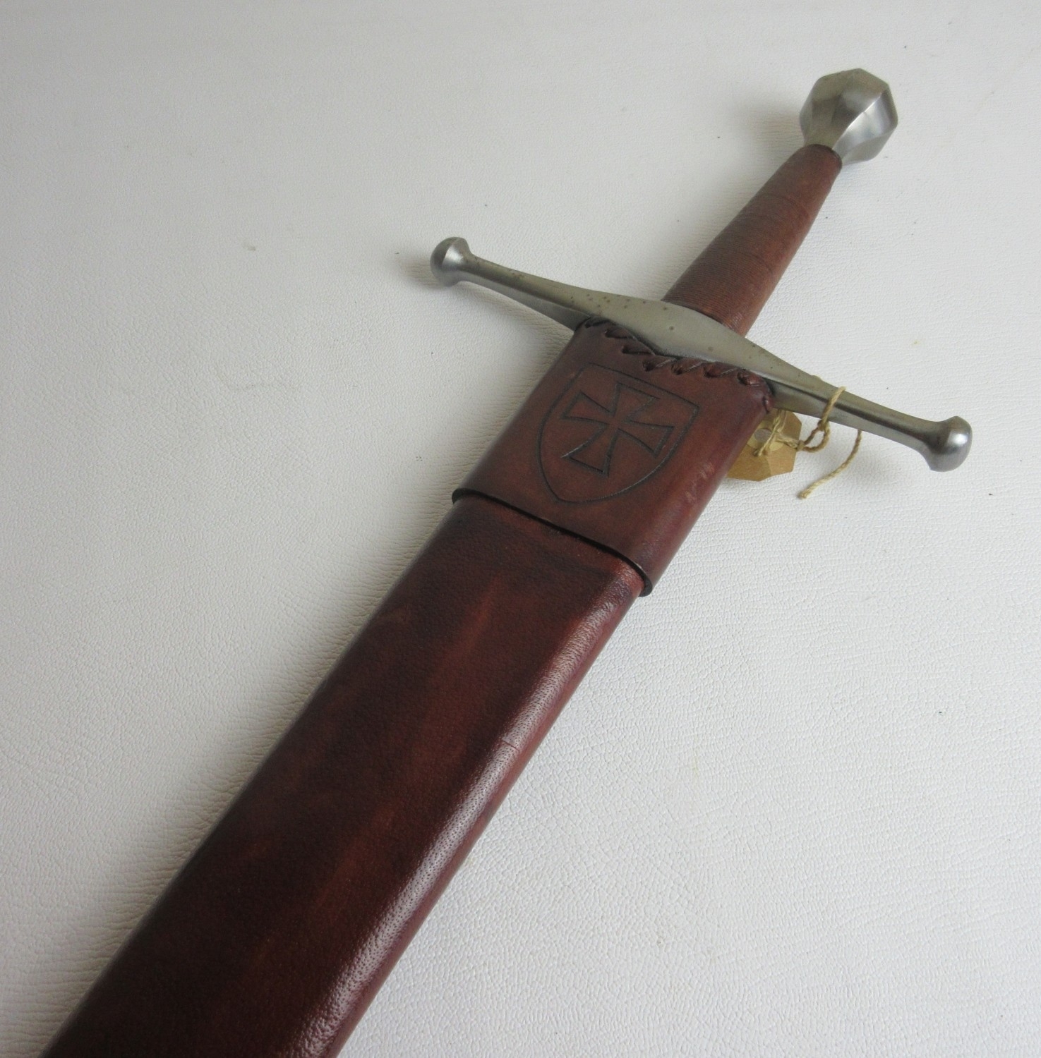 Blade | Quality reproductionth century cross-guard sword with blunt ...