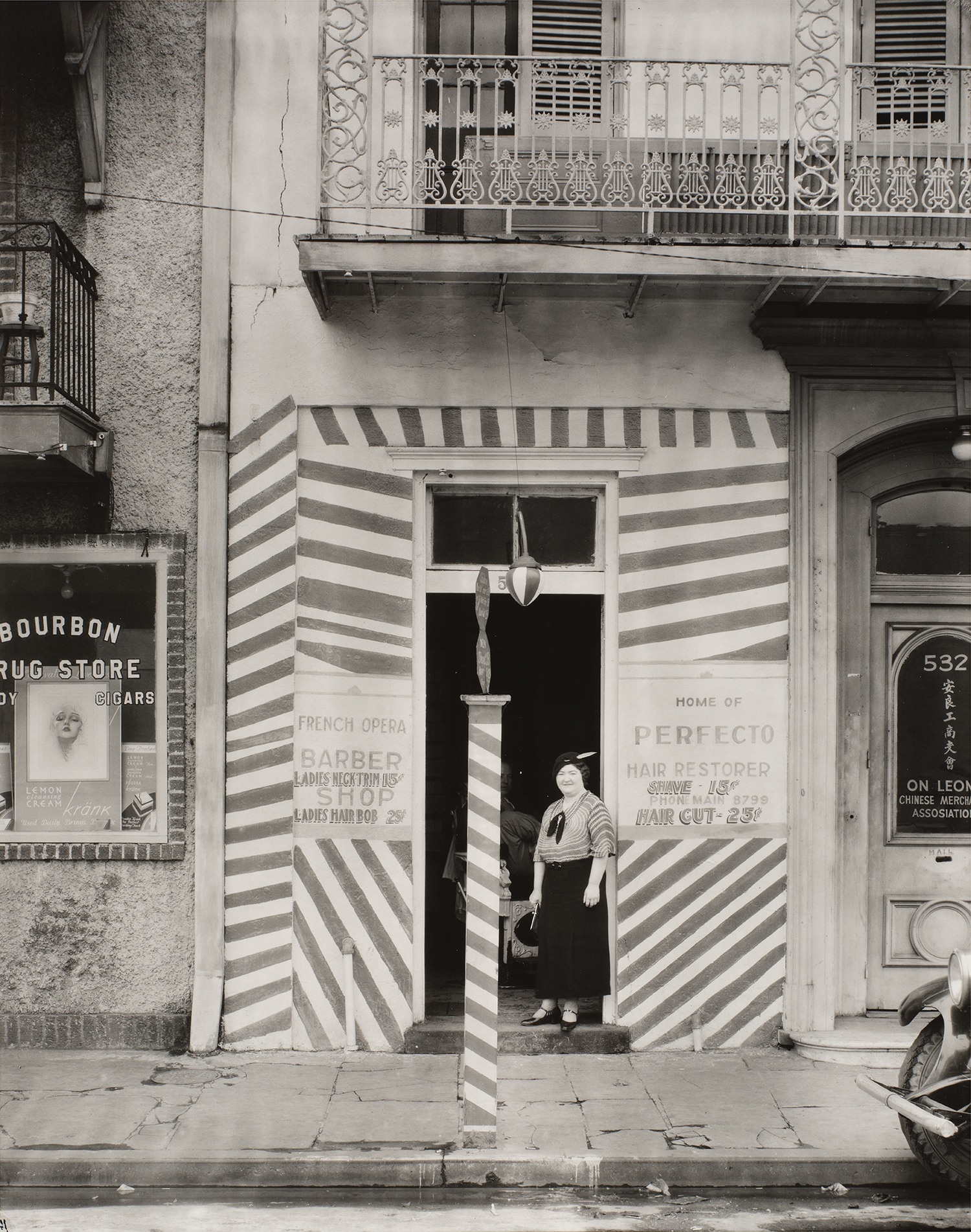 Walker Evans | PHOTOGRAPHS FROM THE COLLECTION OF LOIS ZENKEL | MutualArt