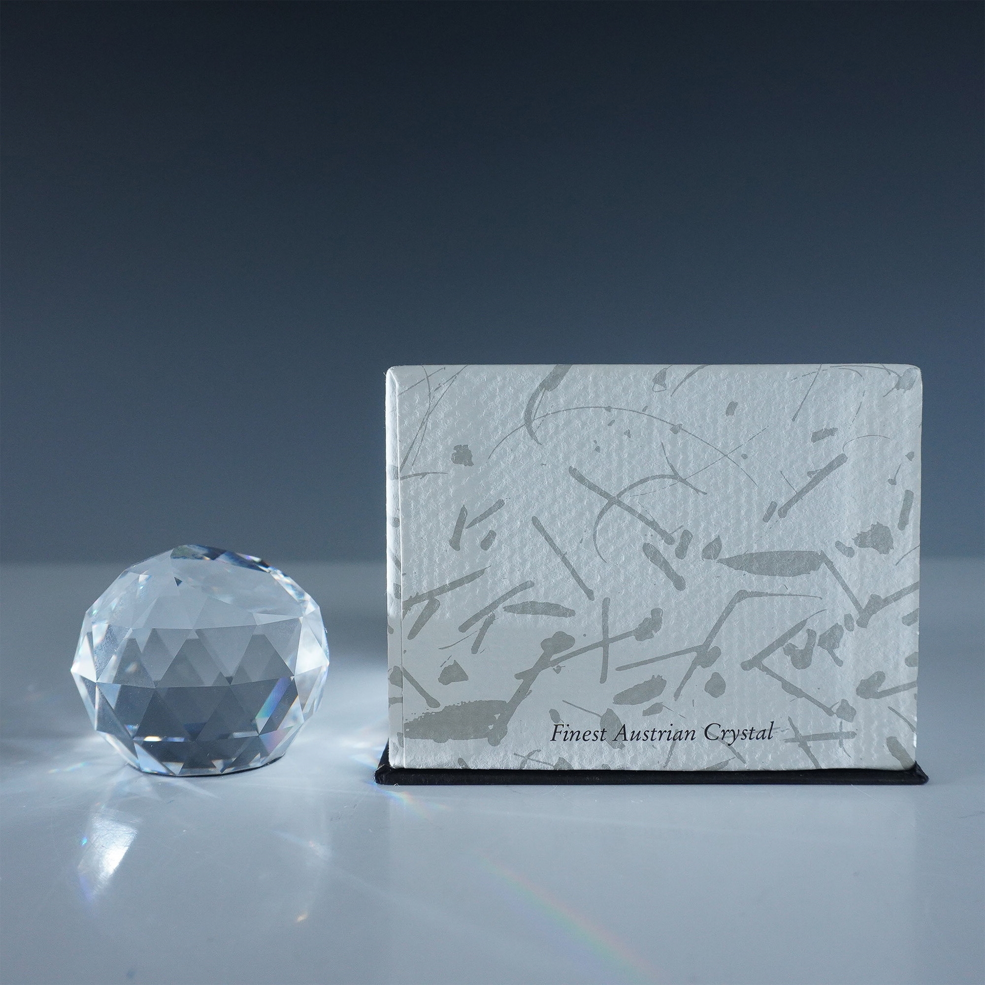 Swarovski | Swarovski Crystal Fanatics Club 2001 Paperweight (2001 ...