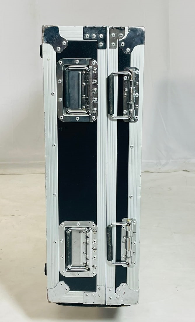 Prior | Full Size Flight Case for Musical Keyboard | MutualArt