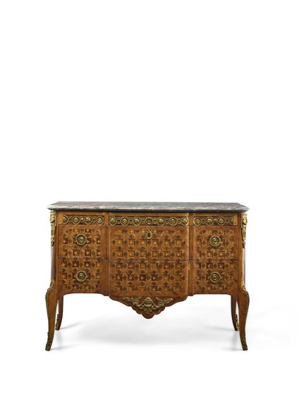 Pierre Roussel | COMMODE D'ÉPOQUE TRANSITION (1760) | MutualArt
