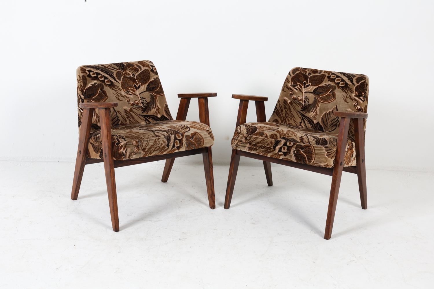 Jozef Marian Chierowski | (4) JOZEF CHIEROWSKI MODEL 366 OAK LOUNGE ...