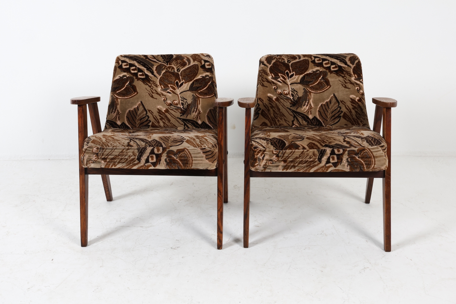 Jozef Marian Chierowski | (4) JOZEF CHIEROWSKI MODEL 366 OAK LOUNGE ...
