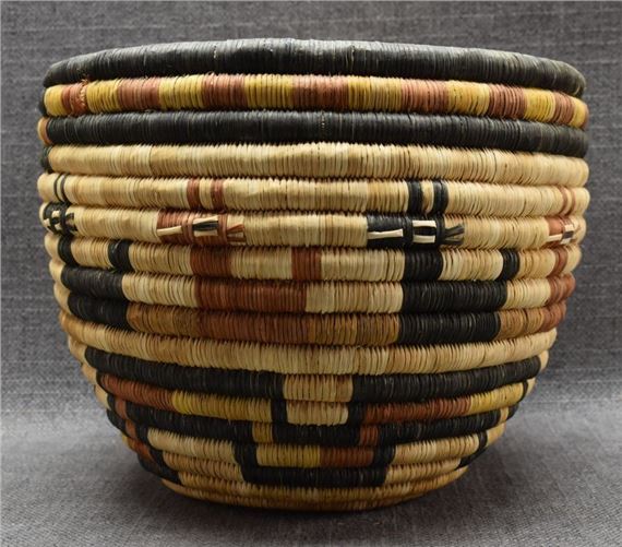 Jewelry | HOPI BASKETRY BOWL (1960) | MutualArt