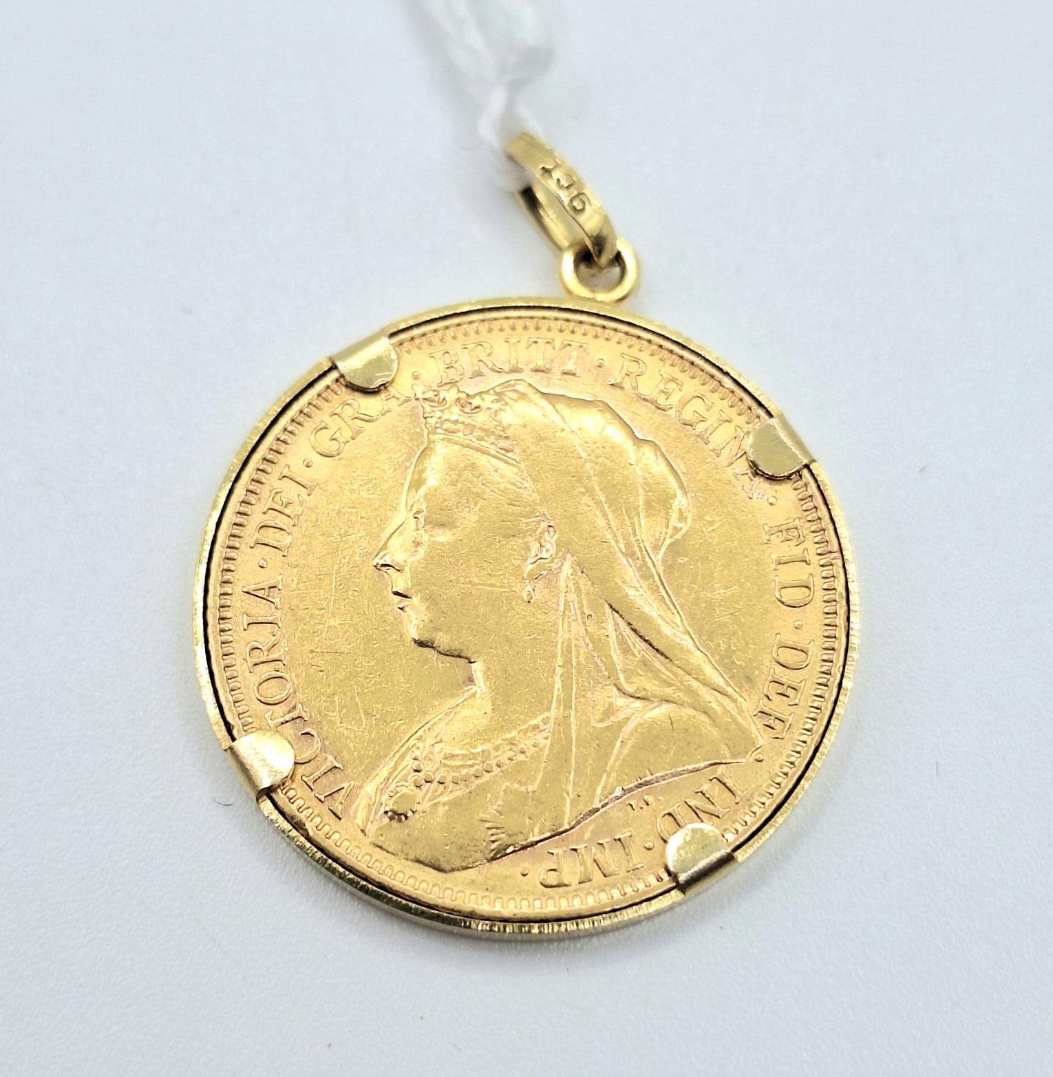 Queen Victoria | VICTORIAN FULL GOLD SOVEREIGN (1901) | MutualArt