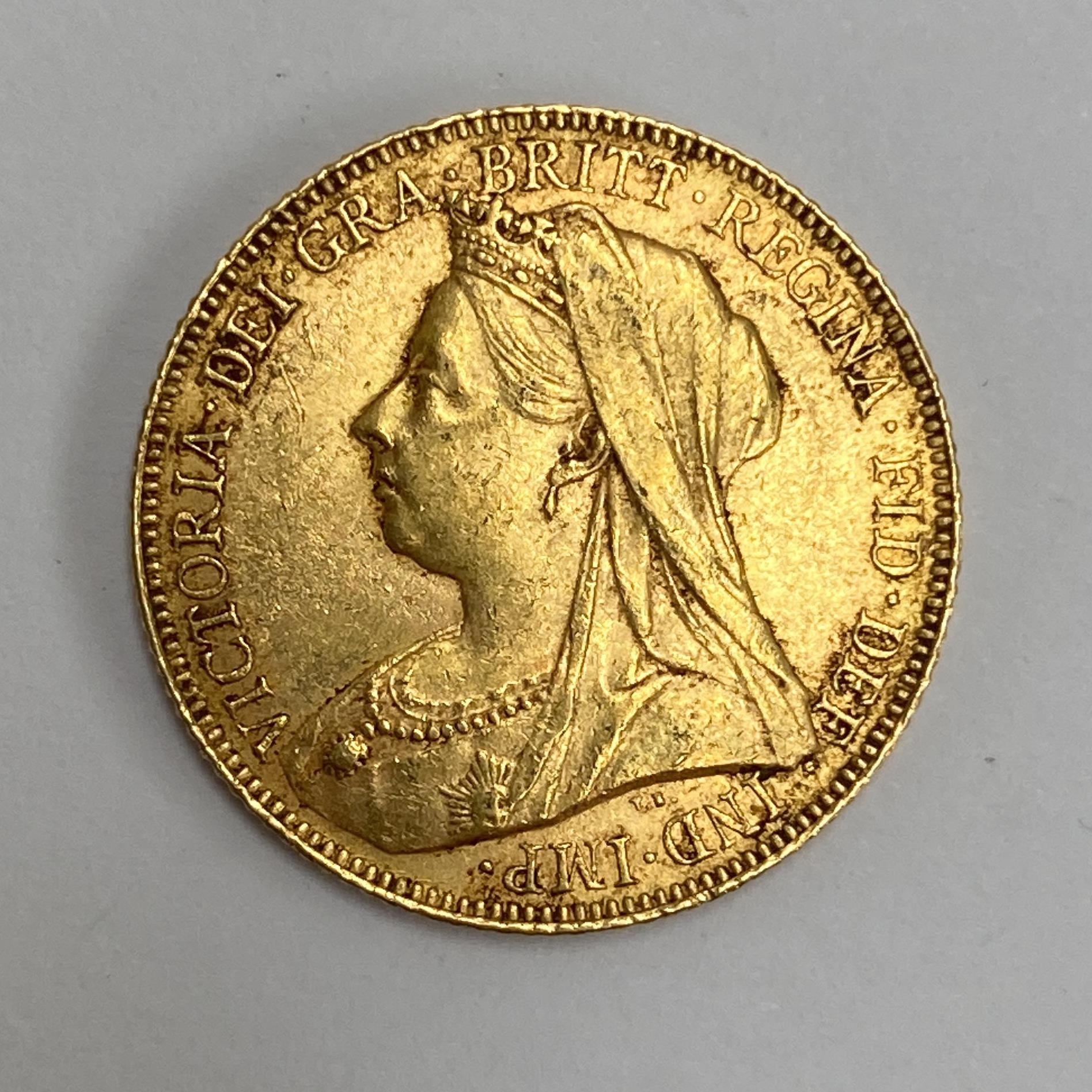 Queen Victoria | A Queen Victoria gold sovereign (1900) | MutualArt