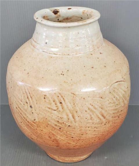 Warren MacKenzie | Lg Warren Mackenzie studio pottery vase with | MutualArt