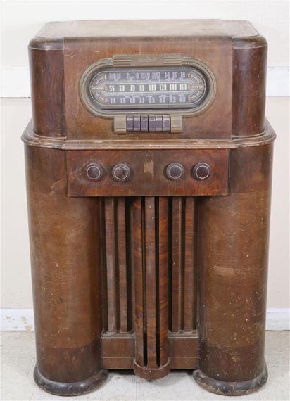 RCA Victor | RCA Victor Model 19K Console Radio | MutualArt