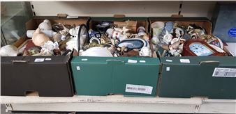 Royal Albert | 3 boxes of mixed glass | MutualArt