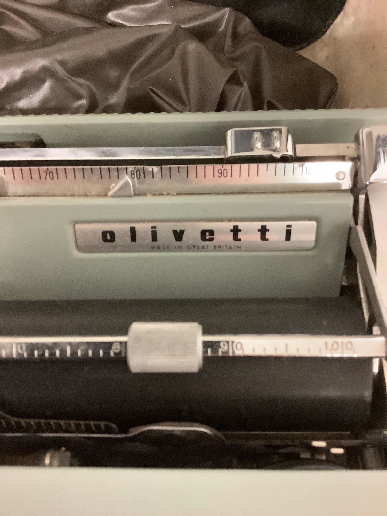 Luigi Olivetti | OLIVETTI PORTABLE TYPEWRITER | MutualArt
