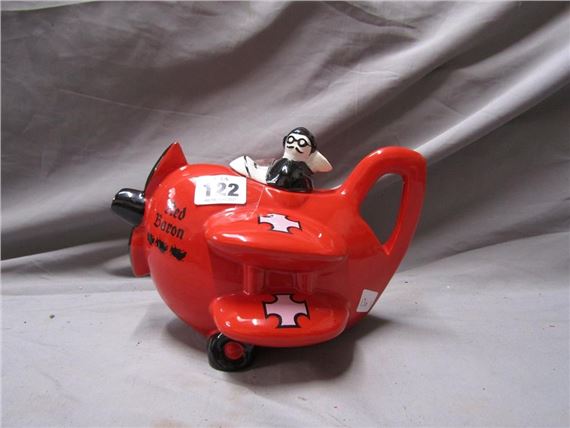 Carlton Ware | CARLTON WARE RED BARON TEAPOT | MutualArt