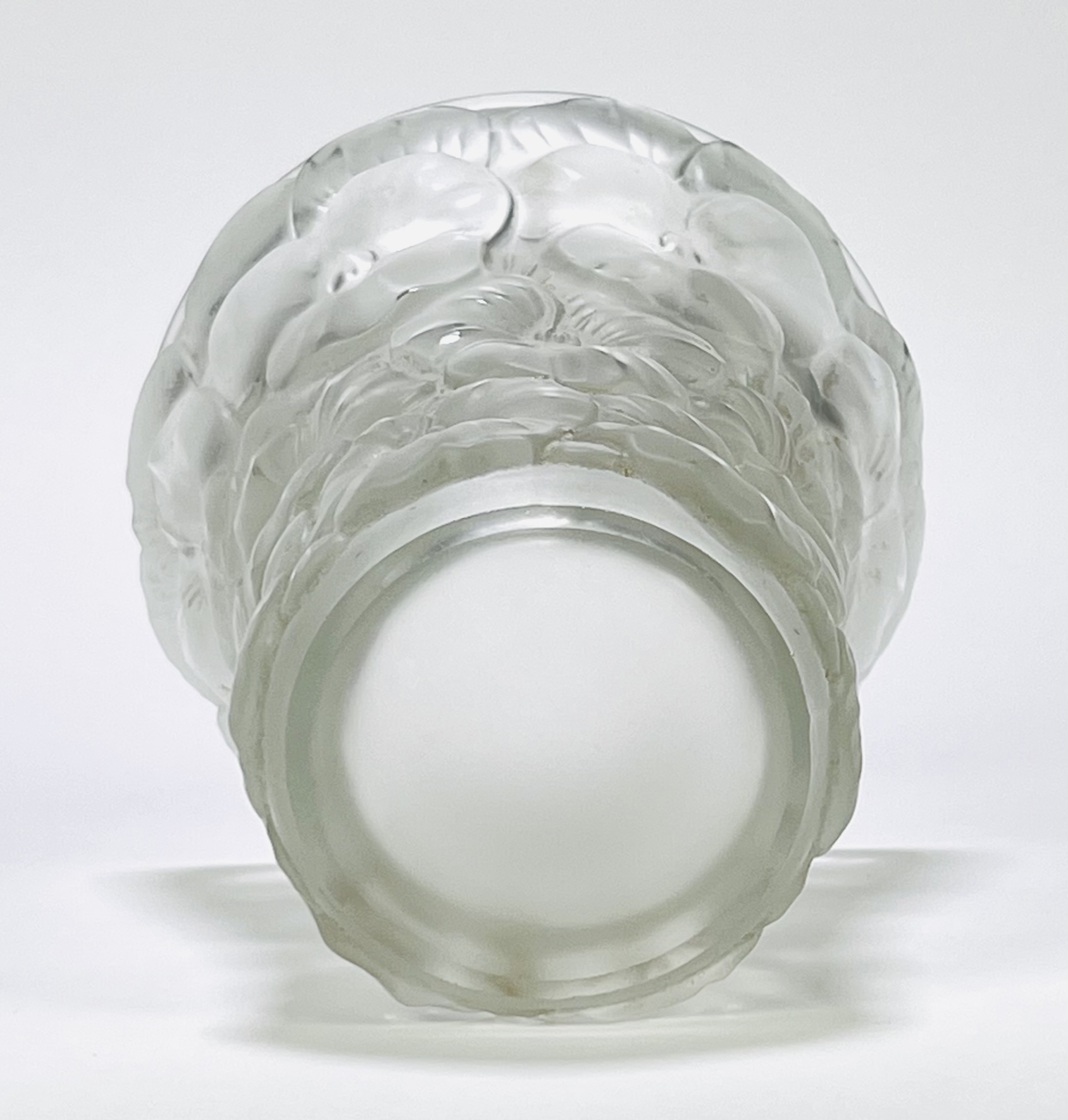 Josef Inwald | Art Deco glazen gematteerde Barolac vaas met decor van ...