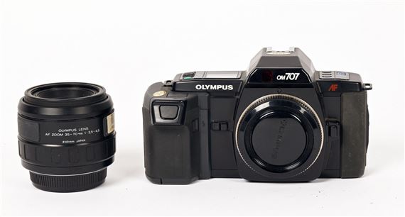 Betty V. Devonald | Olympus Olympus OM 707 avec zoom Olympus AF Zoom 35 ...
