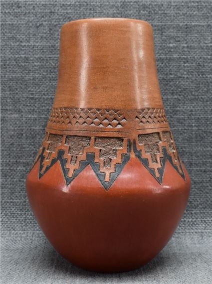 Lorraine Williams | NAVAJO POTTERY VASE (LORRAINE WILLIAMS YAZZIE ...