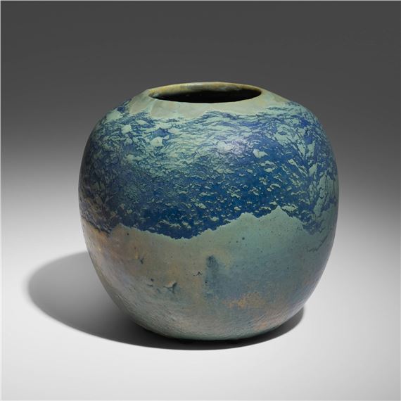 Mary Chase Perry Stratton | Fine vase (1915 - 1930) | MutualArt