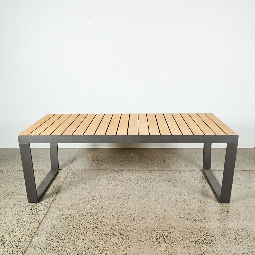 Gordon Guillaumier | A RODA Spinnaker Extendable Table Designed by ...