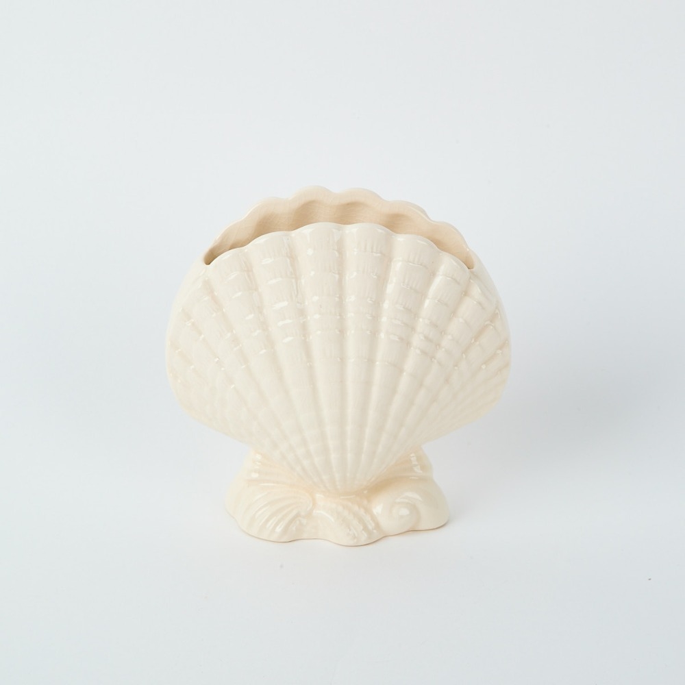 Crown Lynn | A Crown Lynn Shell Vase | MutualArt