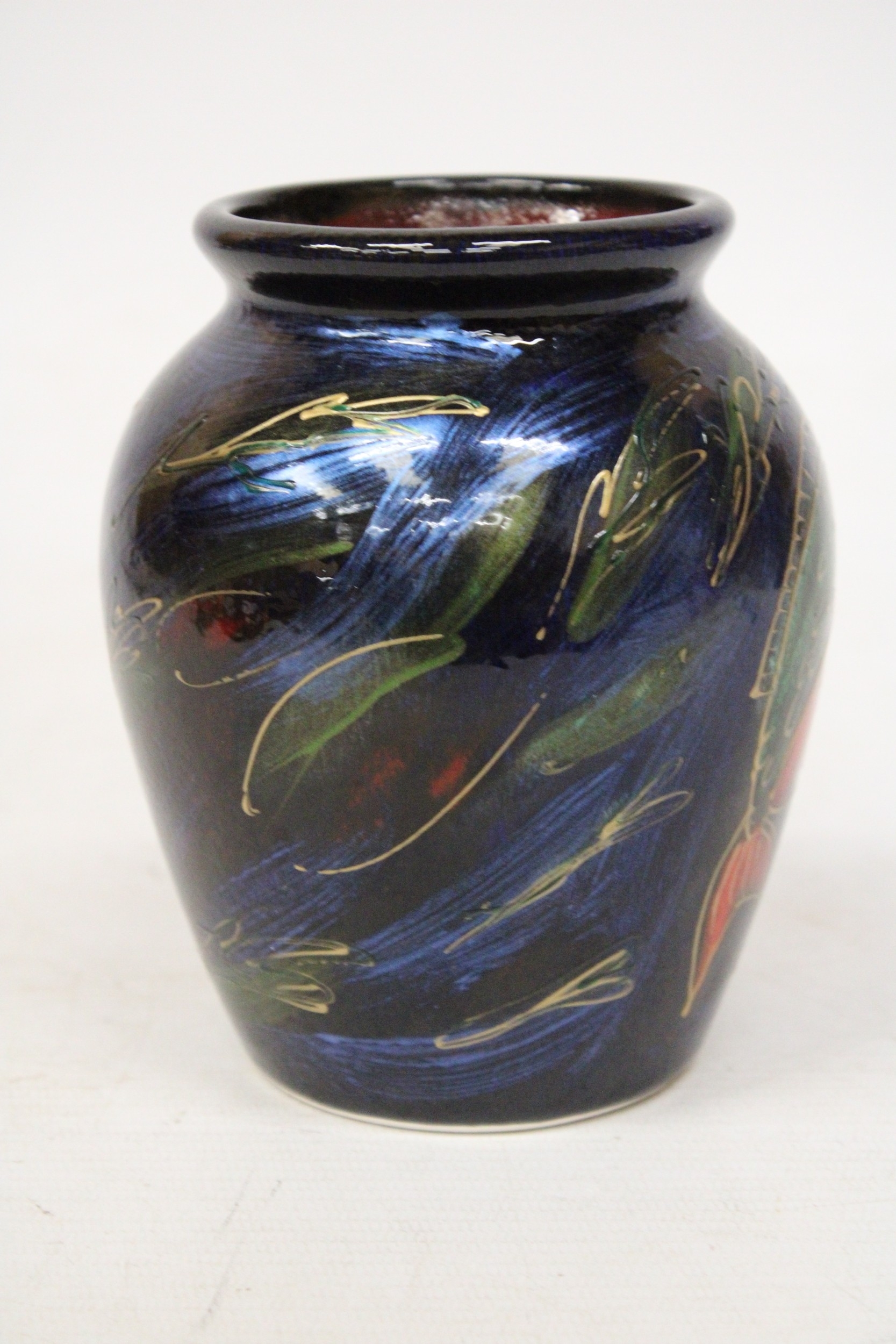 Anita Harris | AN ANITA HARRIS CARP VASE SIGNED IN GOLD | MutualArt