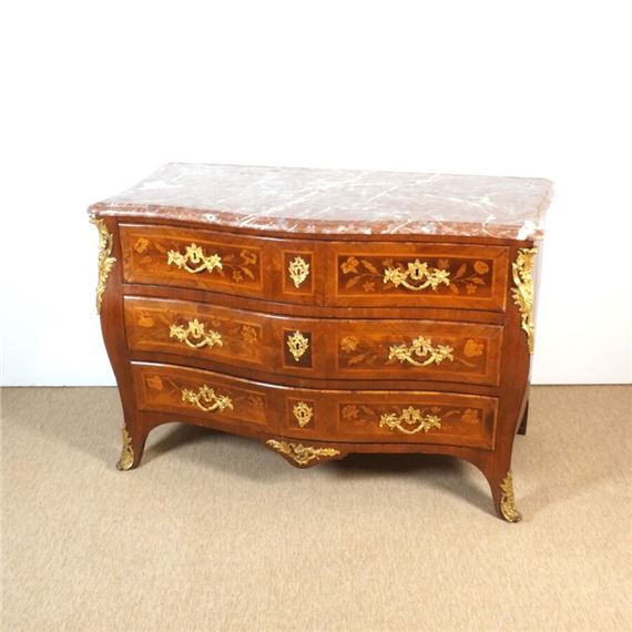 Pierre Roussel | Commode en bois de placage | MutualArt