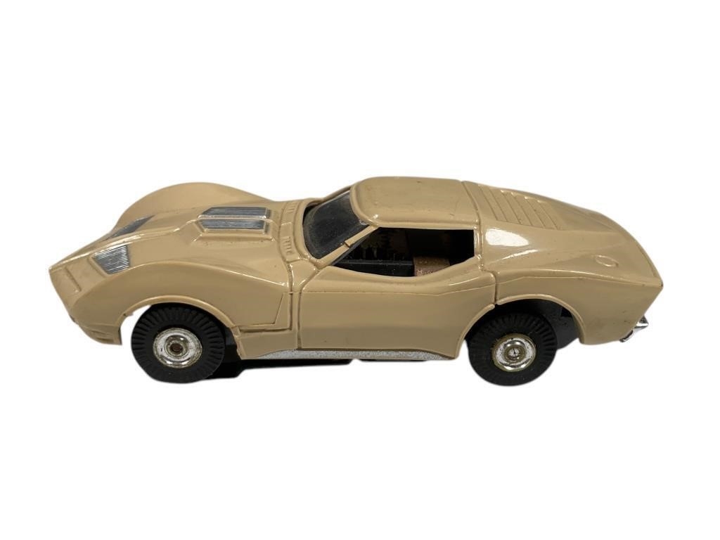Beige | Aurora T-Jet HO Mako Shark Corvette HO Slot Car | MutualArt