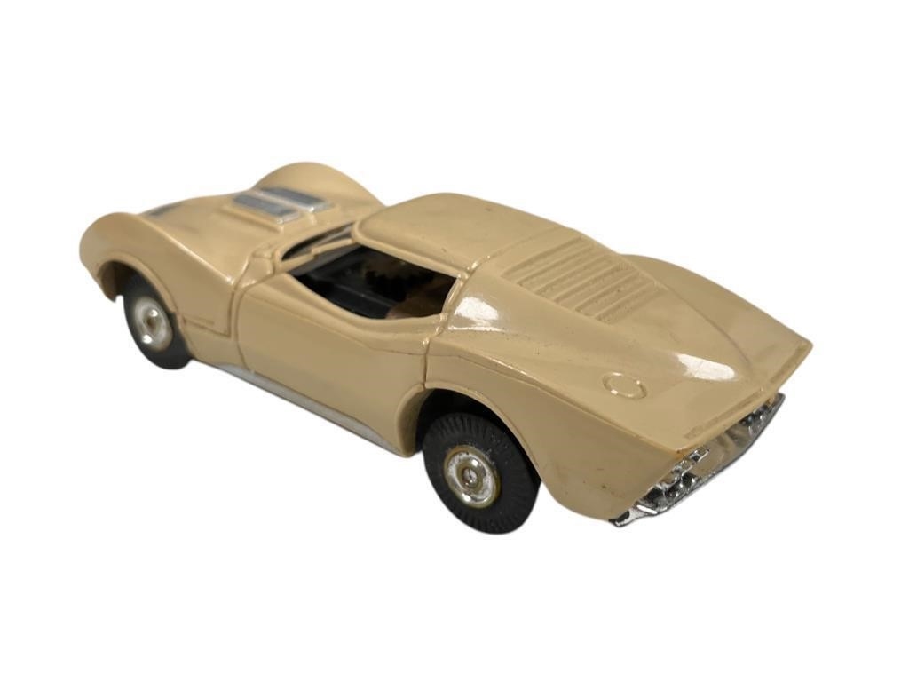 Beige | Aurora T-Jet HO Mako Shark Corvette HO Slot Car | MutualArt