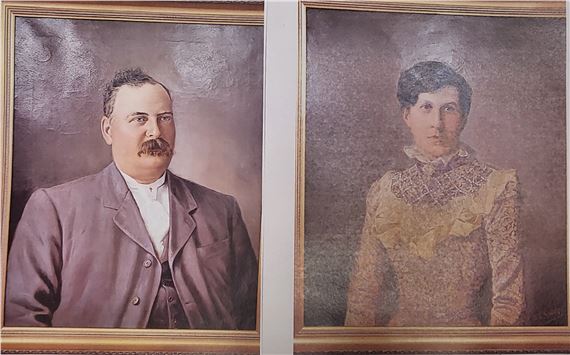 Thomas, Frédéric | A pair of portrait paintings in gilt frames (Circa ...