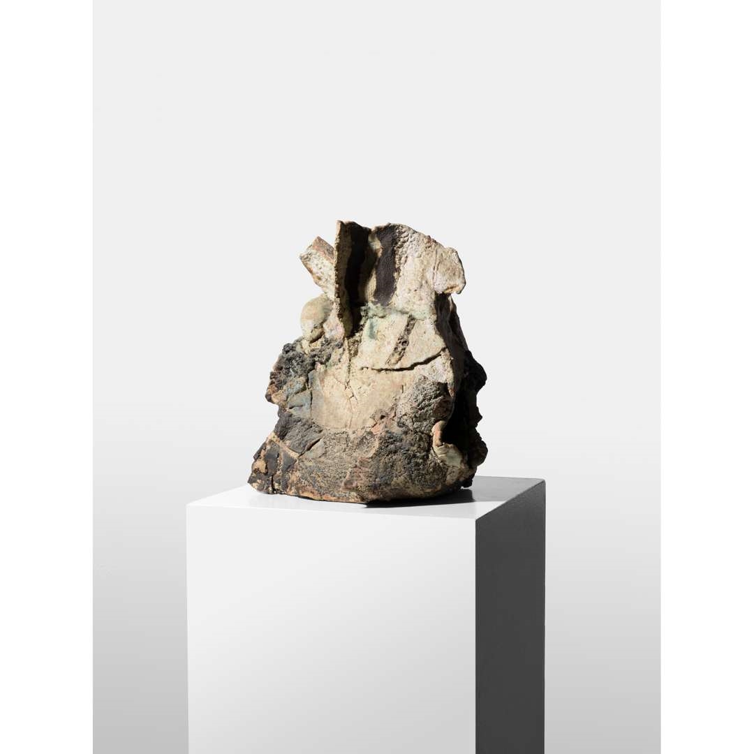 Ewen Henderson | BUTTRESSED FORM | MutualArt