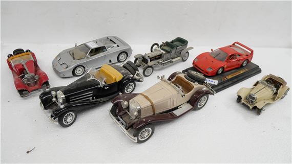 Joan Riera Ferrari | A collection of Burago model cars including ...