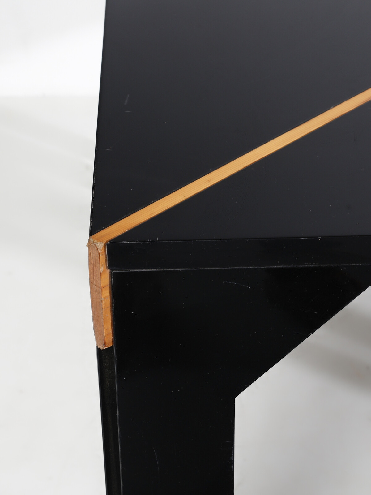 Vico Magistretti | Tema table for B&B Italia (1984) | MutualArt