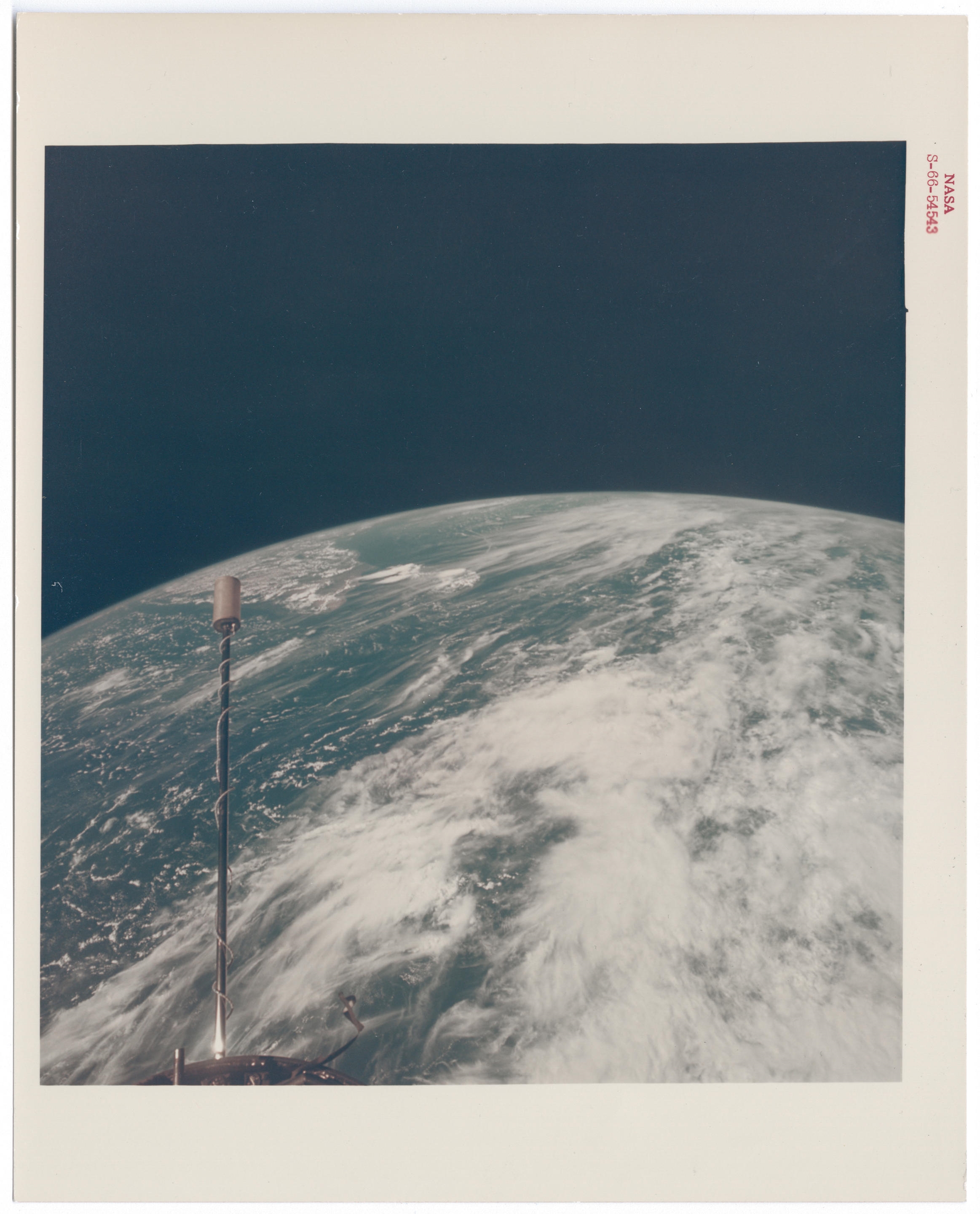 Richard Gordon | [Gemini XI] FIRST HUMAN VIEW OF EARTH'S CURVATURE ...