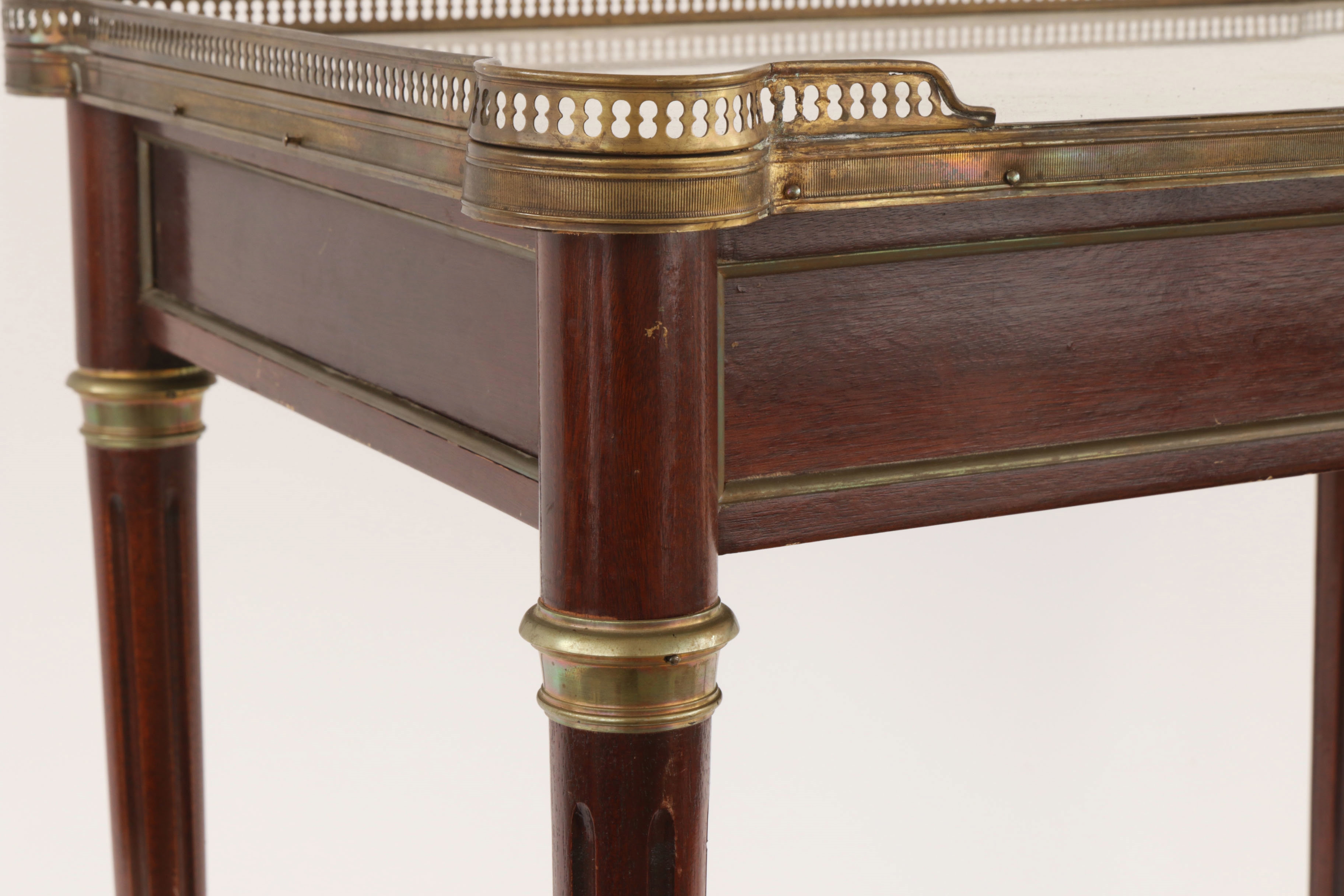 Directoire | 319 Toilettebord | MutualArt