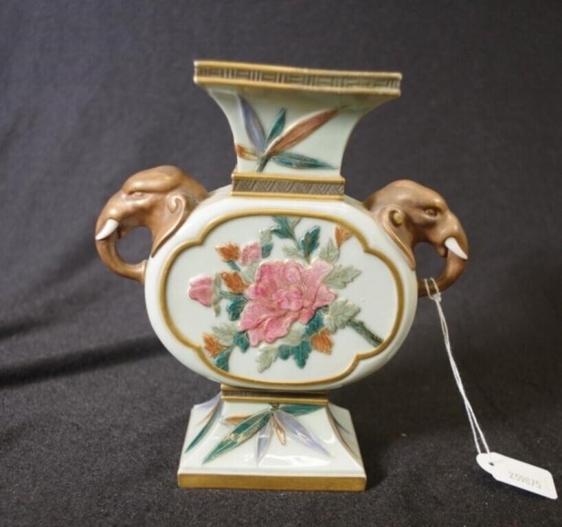 Royal Worcester | Victorian Royal Worcester table vase | MutualArt