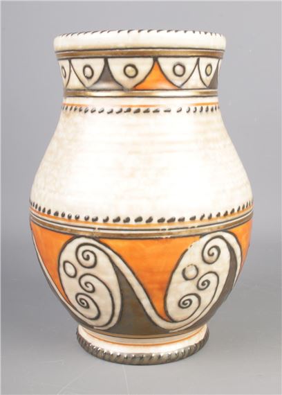 Charlotte Rhead | A Charlotte Rhead for Crown Ducal vase Hxcm | MutualArt