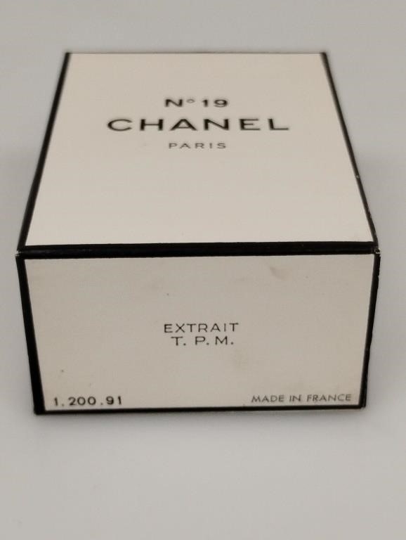 Chanel | Chanel No 19 Pure Perfume Pre-Barcode 1970s 14ml (Circa 1970s ...
