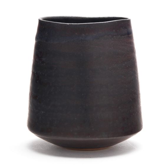 Lucie Rie | A rare Vienna period vase/planter (1935) | MutualArt
