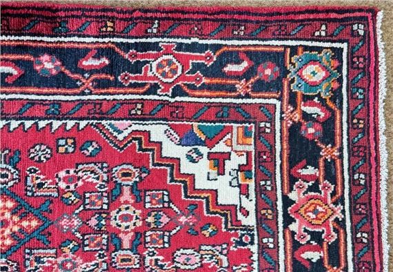 Hamdan | VIBRANT HAND KNOTTED PERSIAN WOOL HAMDAN RUG | MutualArt