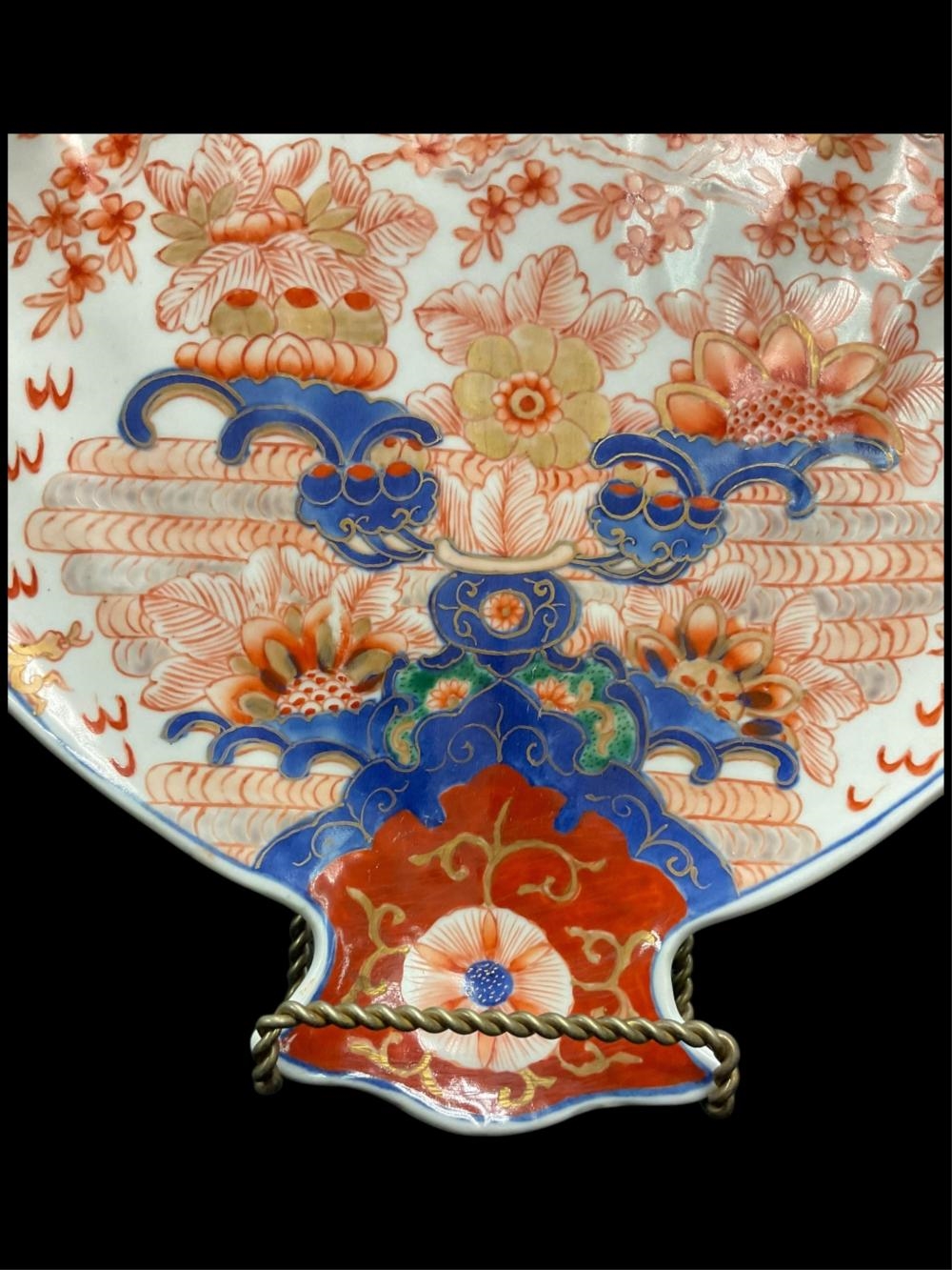 Similar | Vibrant Imari Shell Dish Duo | MutualArt