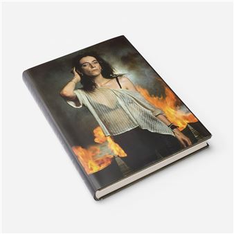 Annie Leibovitz | 731 Artworks at Auction | MutualArt