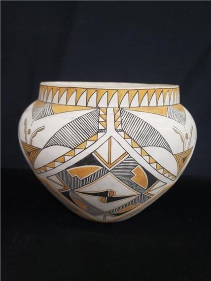 Acoma | Acoma style polychrome pottery vase | MutualArt