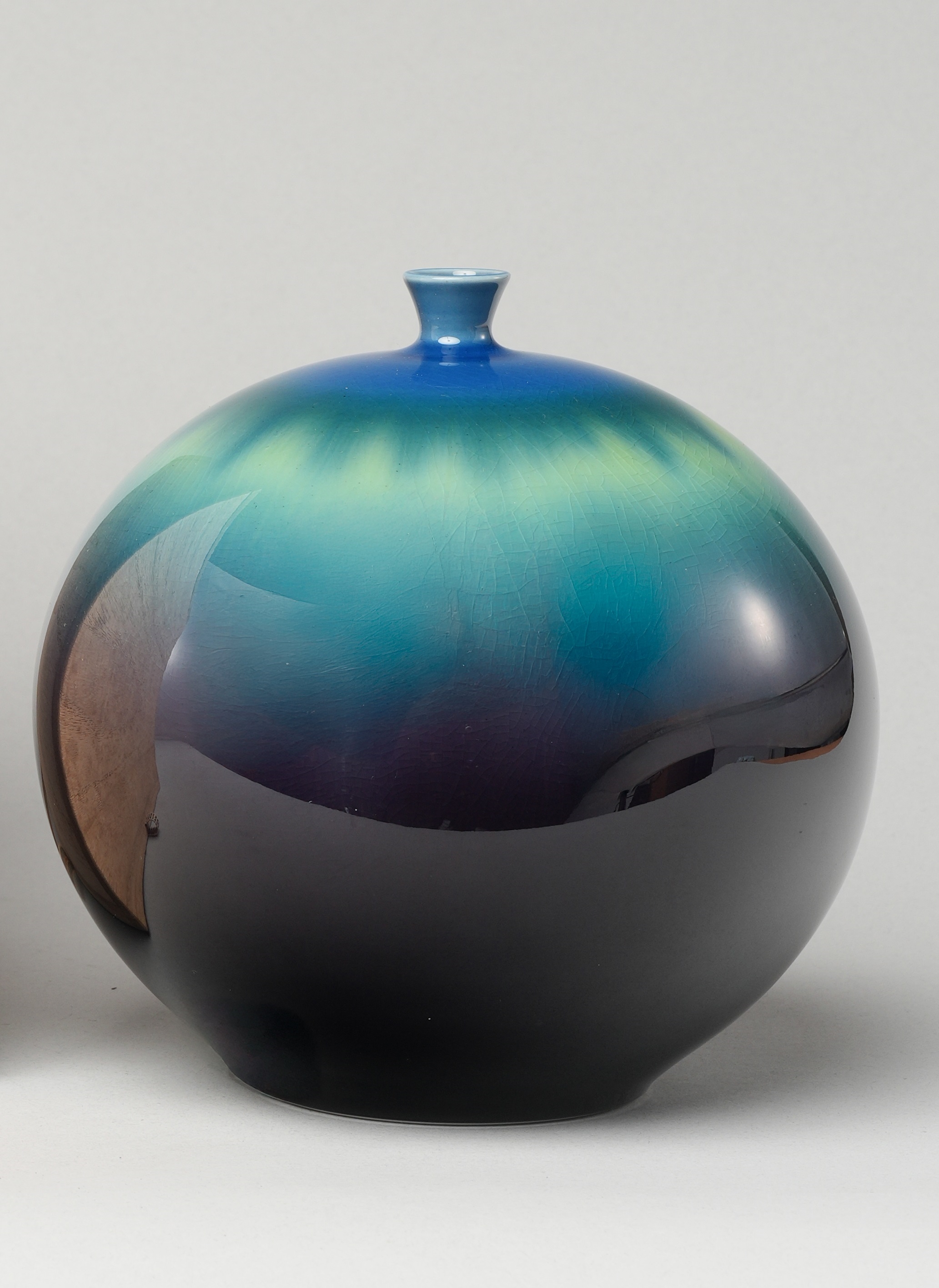 Tokuda Yasokichi III | A VASE (2001) | MutualArt