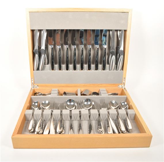Robert Welch | ROBERT WELCH - LATE 20TH CENTURY STAINLESS STEEL CANTEEN OF CUTLERY (Late 20th ...