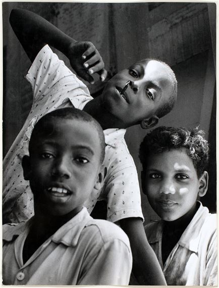 Herbert List | Am Klassenfenster, Schule auf Jamaica (1957) | MutualArt