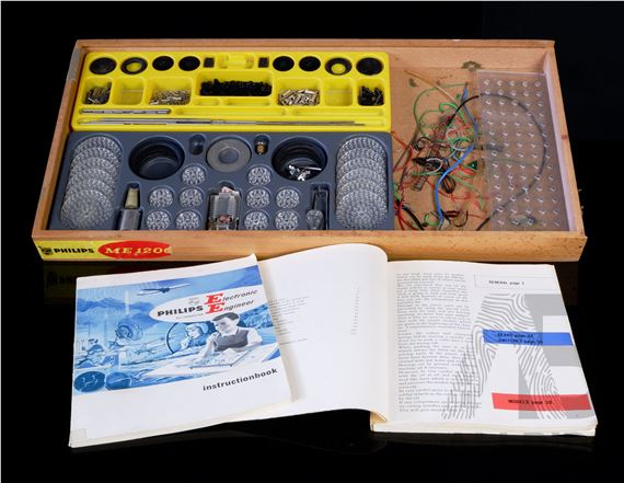 Phillips | Retro Phillips Mechanical Engineer Set in Original Wooden ...