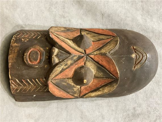 Bembe | CONGOLESE BEMBE PEOPLE ANTHROPO-ZOOMORPHIC BUTENDE MASK | MutualArt