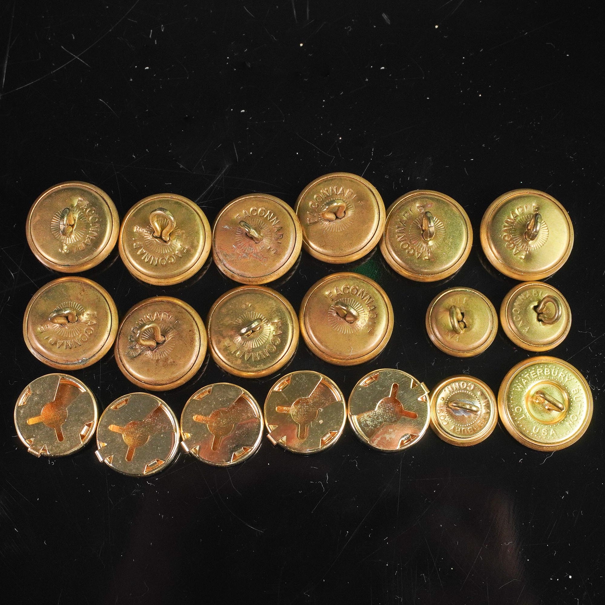 Laurel | 19pc Gold Tone Military and Masonic Button Set | MutualArt