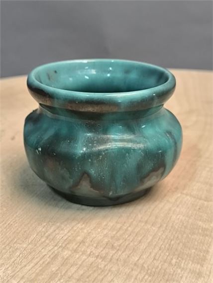 Unknown | ANONYMOUS Small stoneware dented body bowl with blue and ...