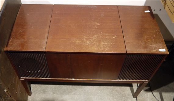 Peter Garrard Askew | Bush radiogram containing a Bush Solid State ...