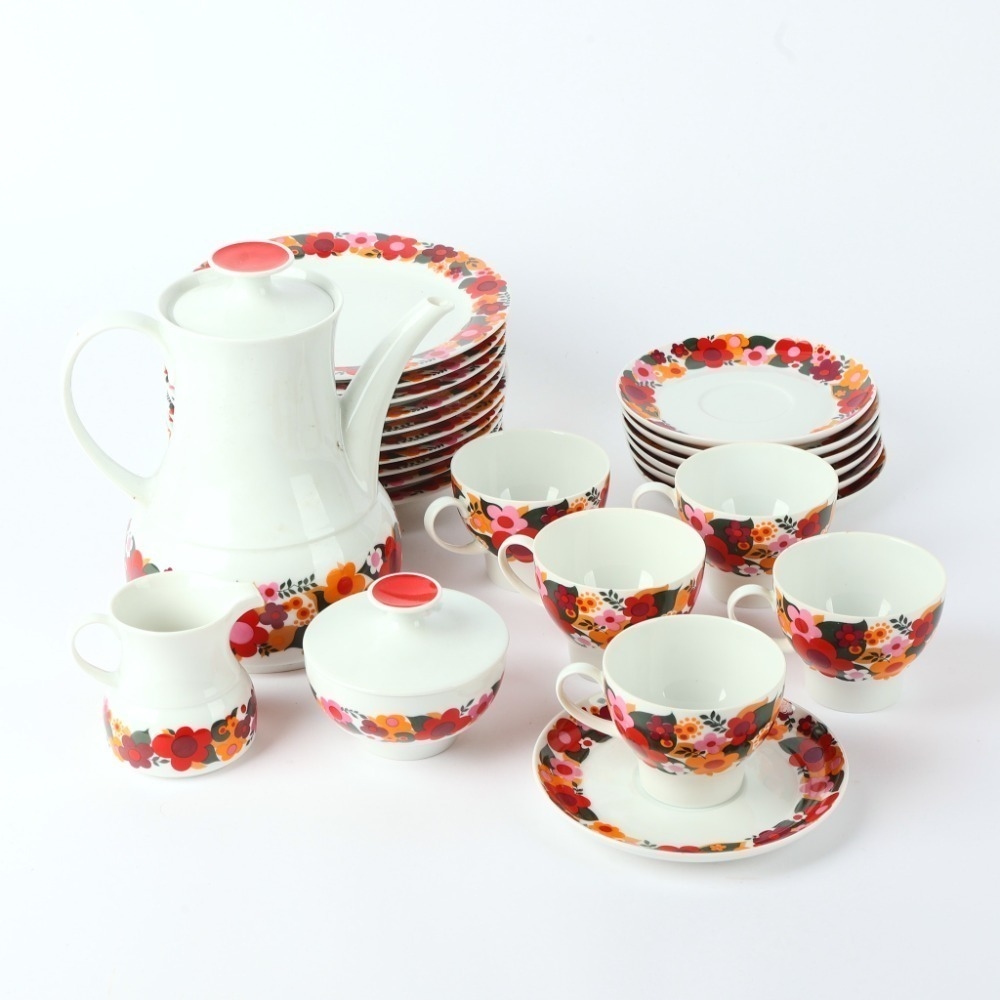 Thomas | A Retro Thomas Set | MutualArt