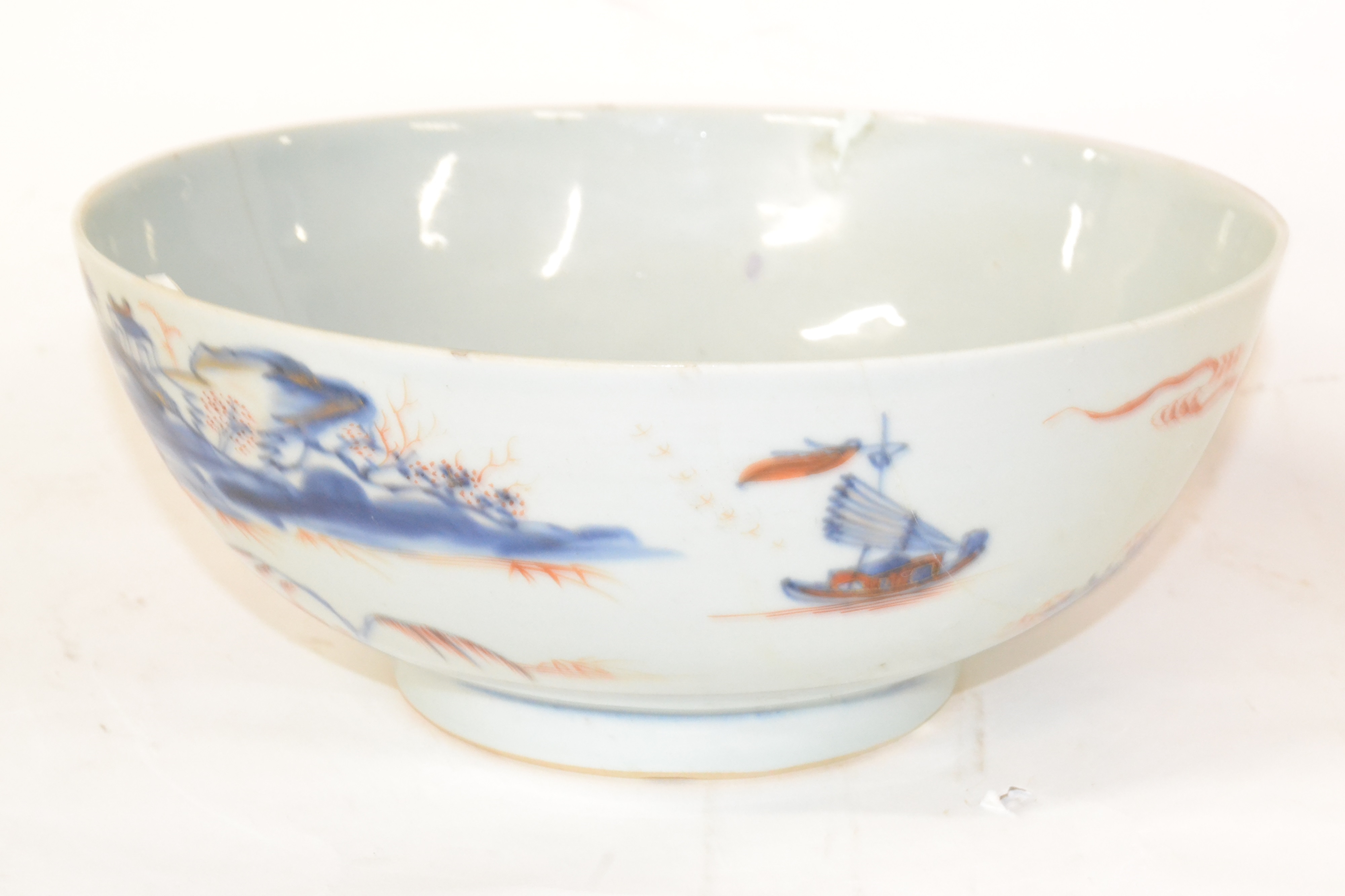 Punch | An 18th Century Chinese porcelain punch bowl decorated in Imari style (hairline to rim ...