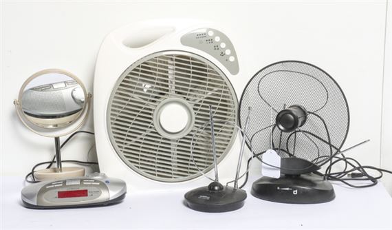 Handy | Two rotating fans | MutualArt